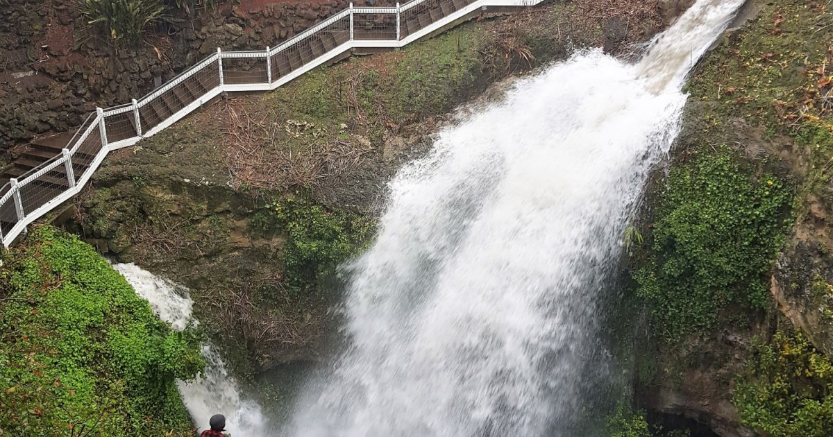 Cave Garden Waterfall Captured City Of Mount Gambier